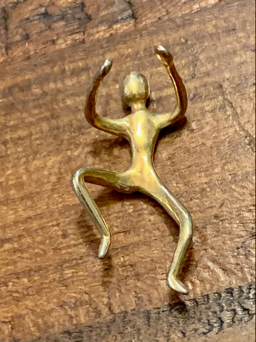 Shadow Crawler – Haunted Collector